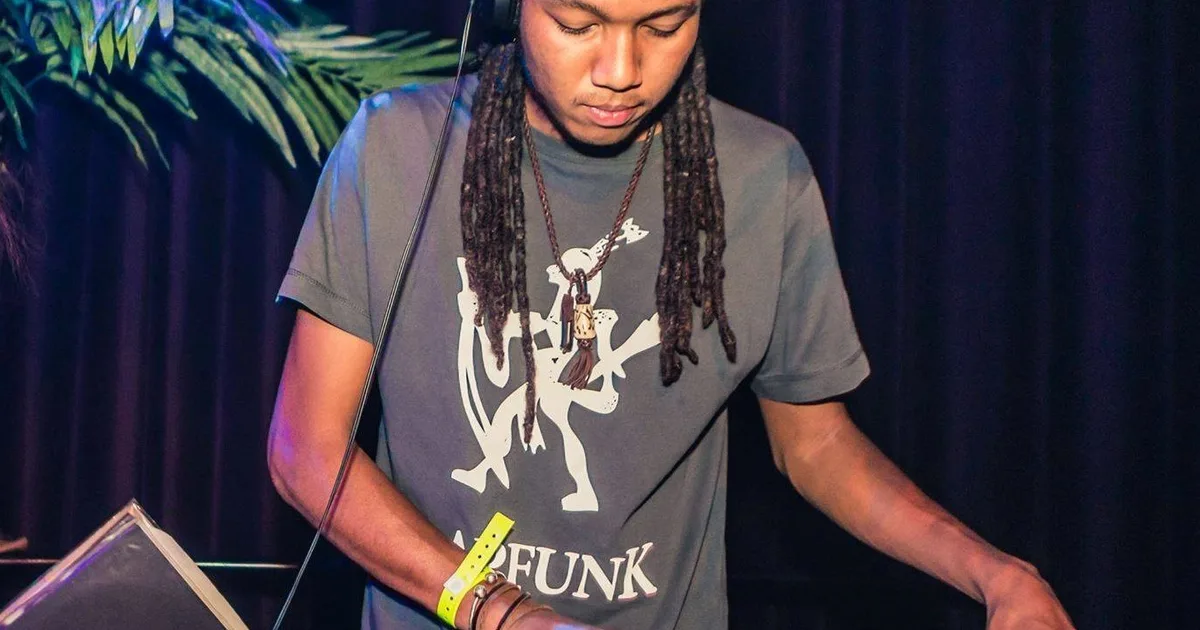 Julian Alexander — ADE